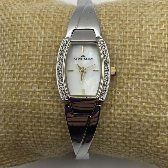 Anne Klein | Accessories | Vintage Anne Klein Bracelet Watch Y21e ...